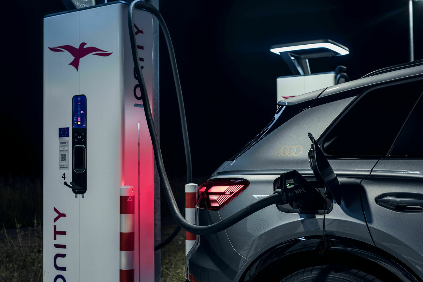 A wide range of charging solutions: Audi makes it easy to experience e ...