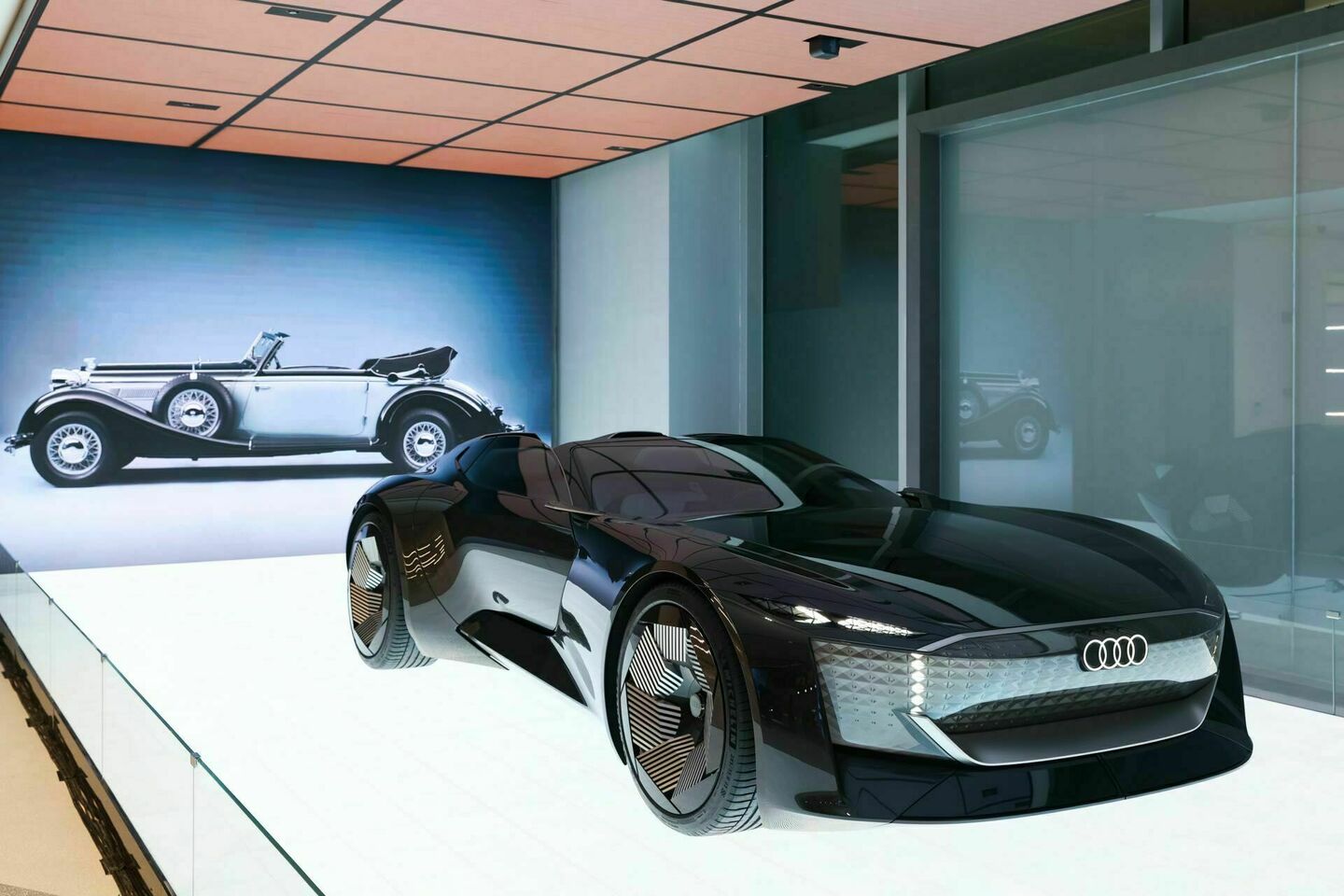SAIC Audi opens the world’s largest Audi store in Shanghai | Photo ...