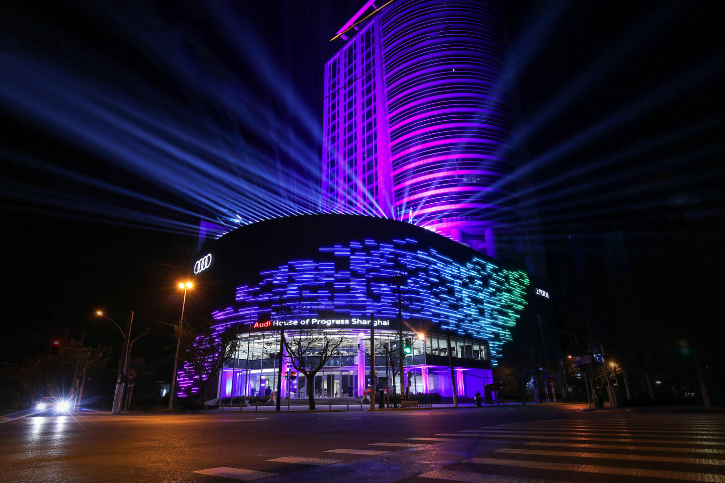 SAIC Audi opens the world’s largest Audi store in Shanghai | Photo ...