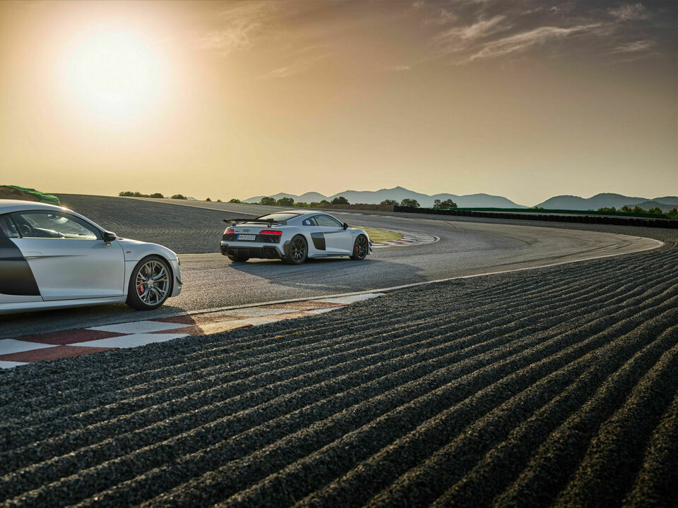 Audi R8 Coupé V10 GT RWD, Audi R8 GT Coupé (1st Generation) | Audi ...