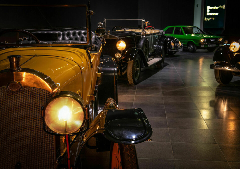 Automotive history in the spotlight: Special exhibition “The Speed of ...