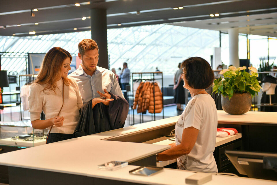 Visit to the Audi shop | Audi MediaCenter