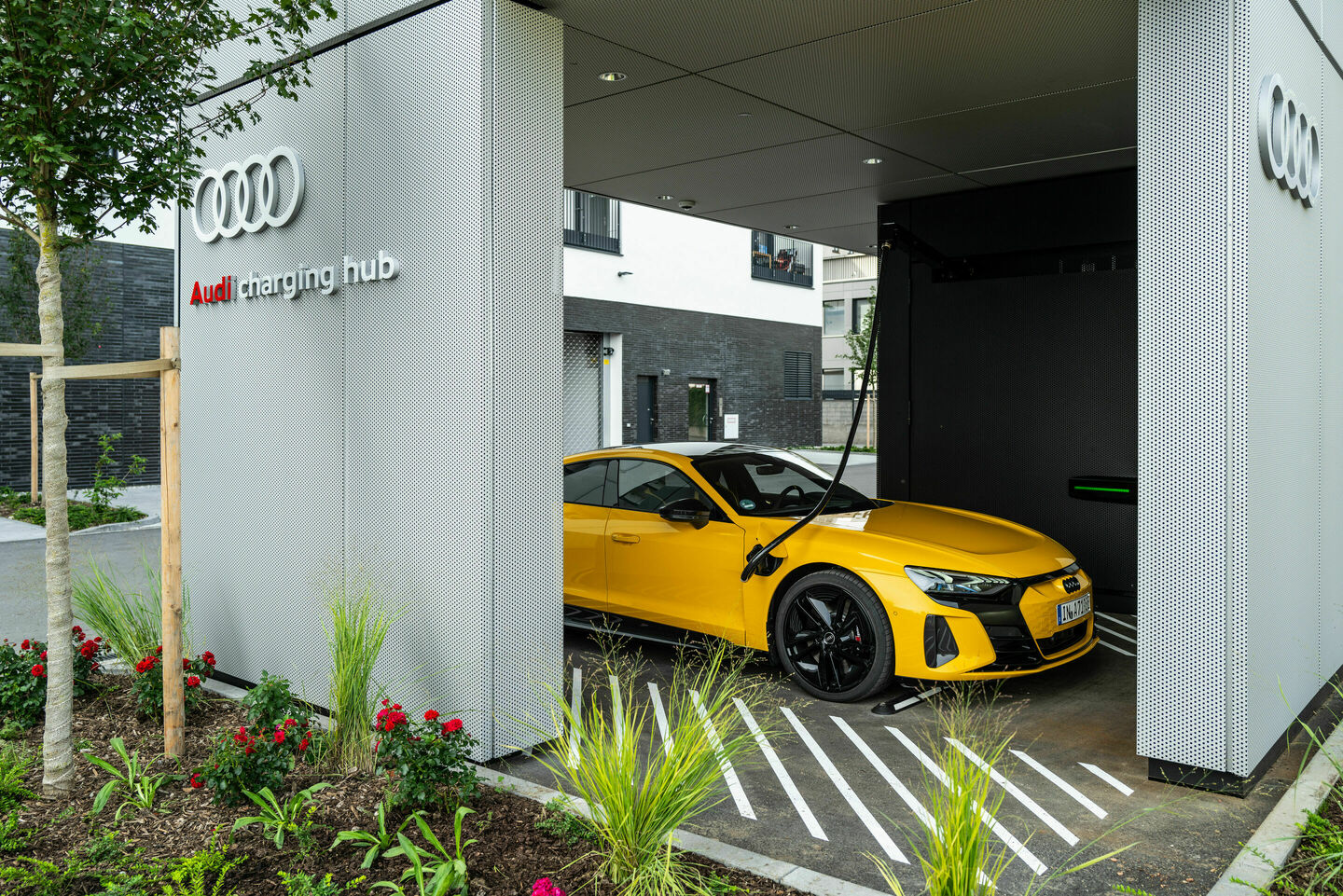 Charging technology and infrastructure | Audi MediaCenter