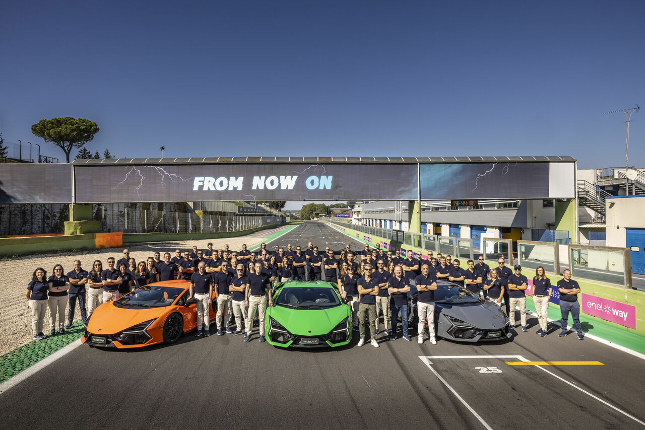 Automobili Lamborghini reaches a historic milestone: over 10,000 cars ...