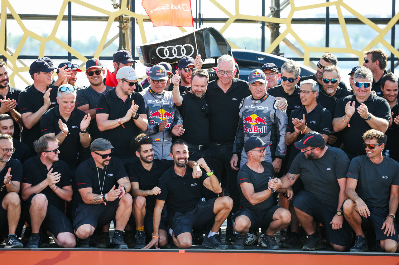Quotes from Team Audi Sport on the Dakar Rally victory | Audi MediaCenter