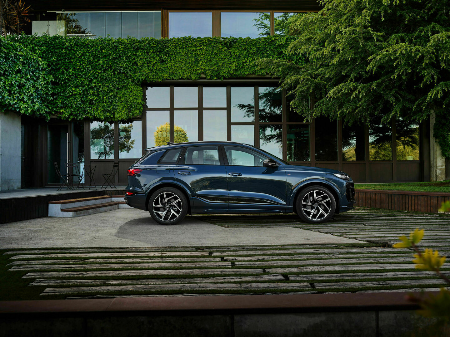 The Audi Q6 e-tron: electric mobility on a new level | Audi MediaCenter