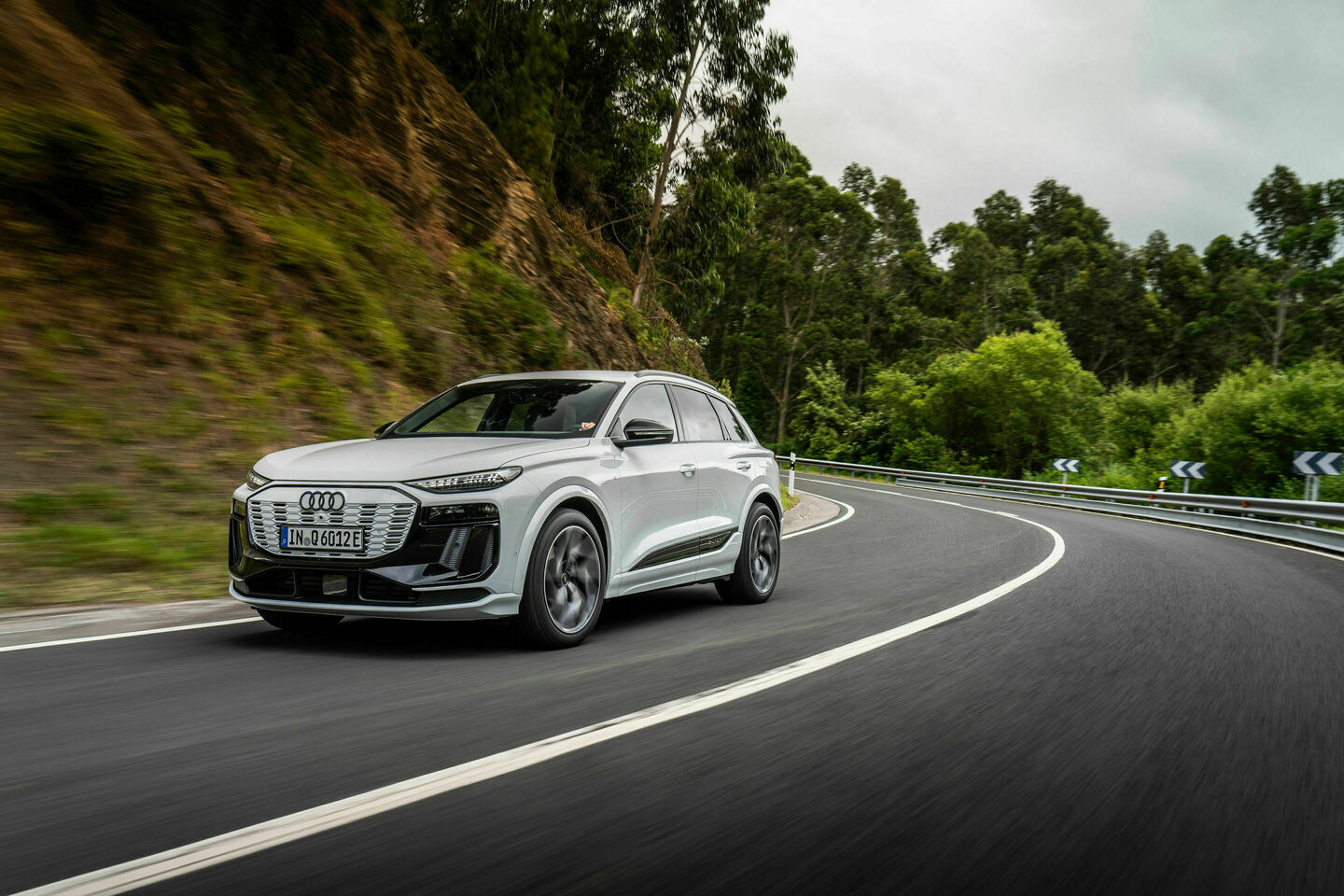 The Audi Q6 e-tron: electric mobility on a new level | Audi MediaCenter