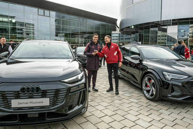 Audi delivers company cars to FC Bayern | Photo | Audi MediaCenter