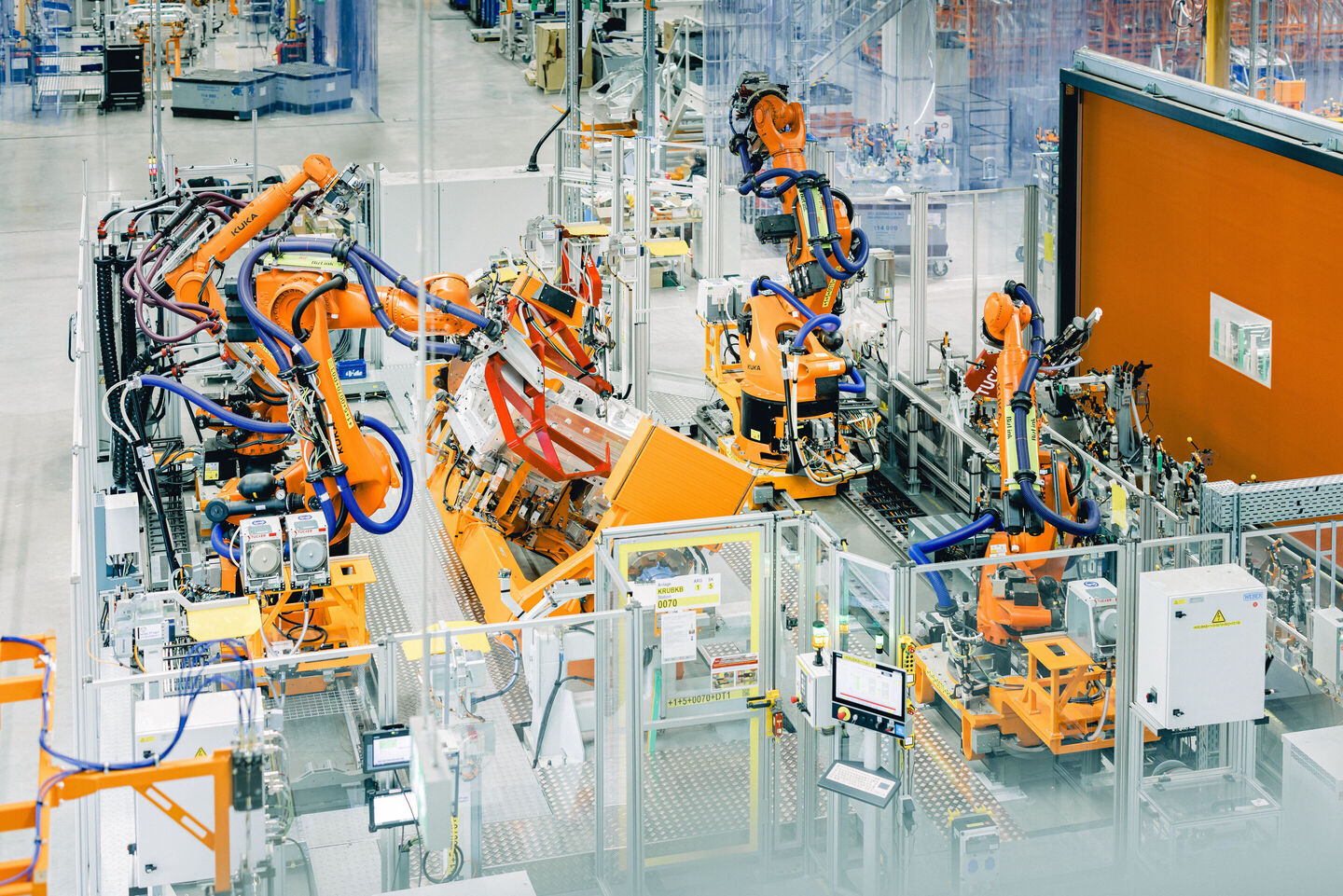 Virtually controlled production a first in Audi body shop | Photo ...
