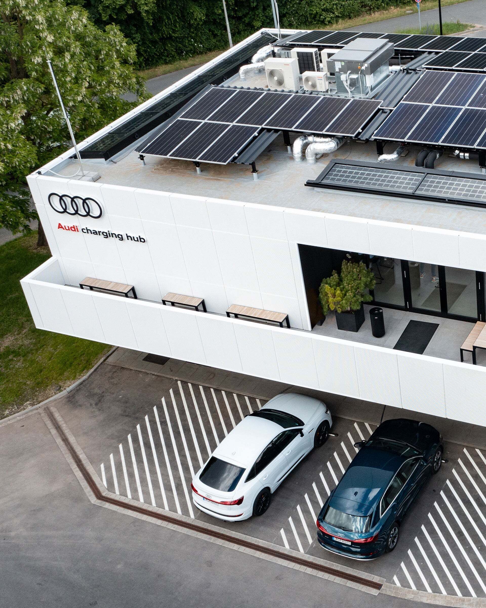 Audi charging hub: flexible, sustainable, convenient | Audi Media Center