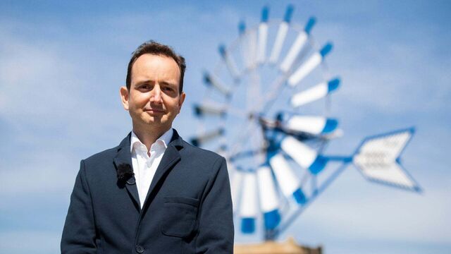 Green power idea: Ingenious combination of Mallorca windmills and Audi ...