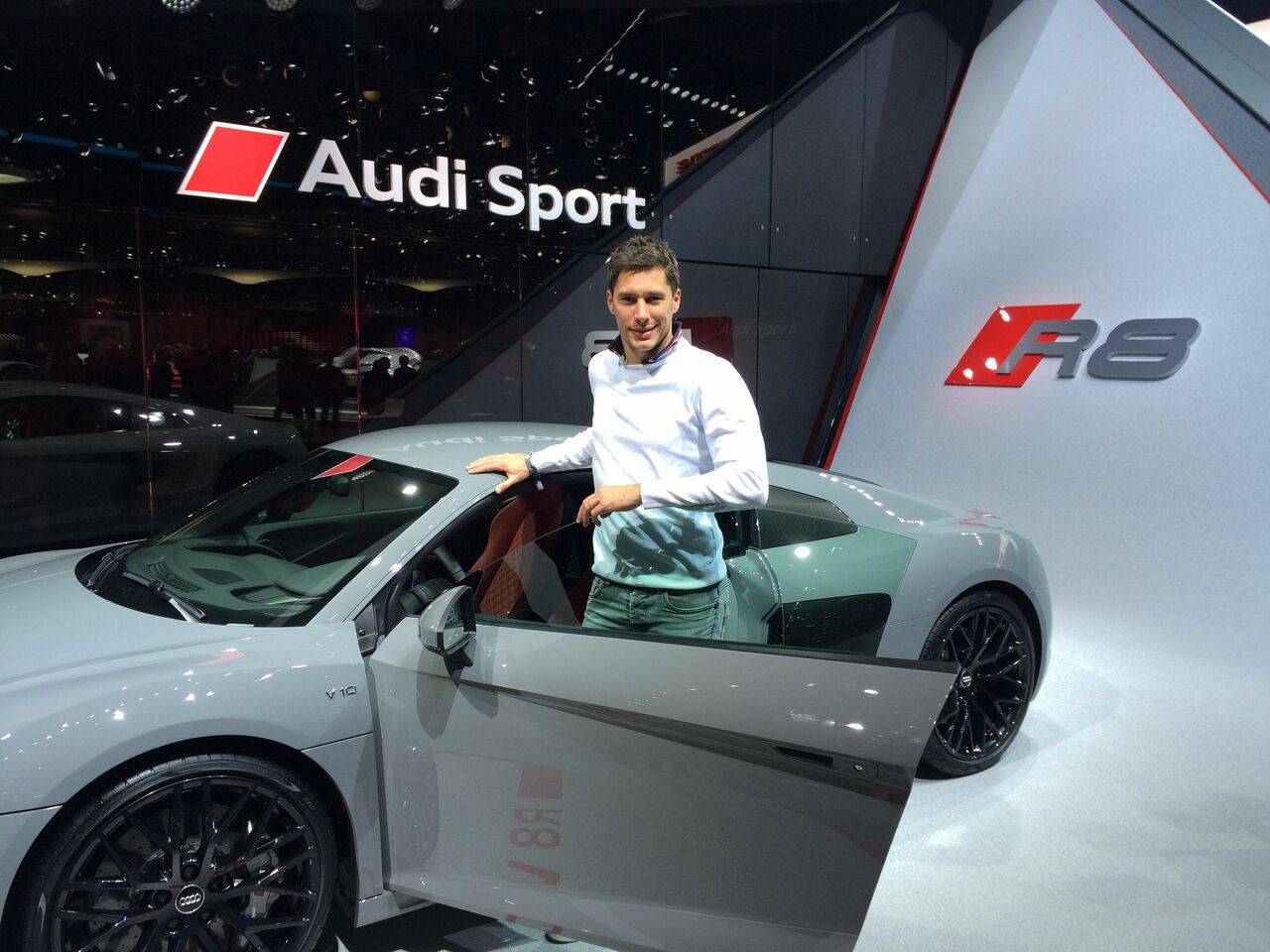 Audi drivers and race car in Geneva | Audi MediaCenter