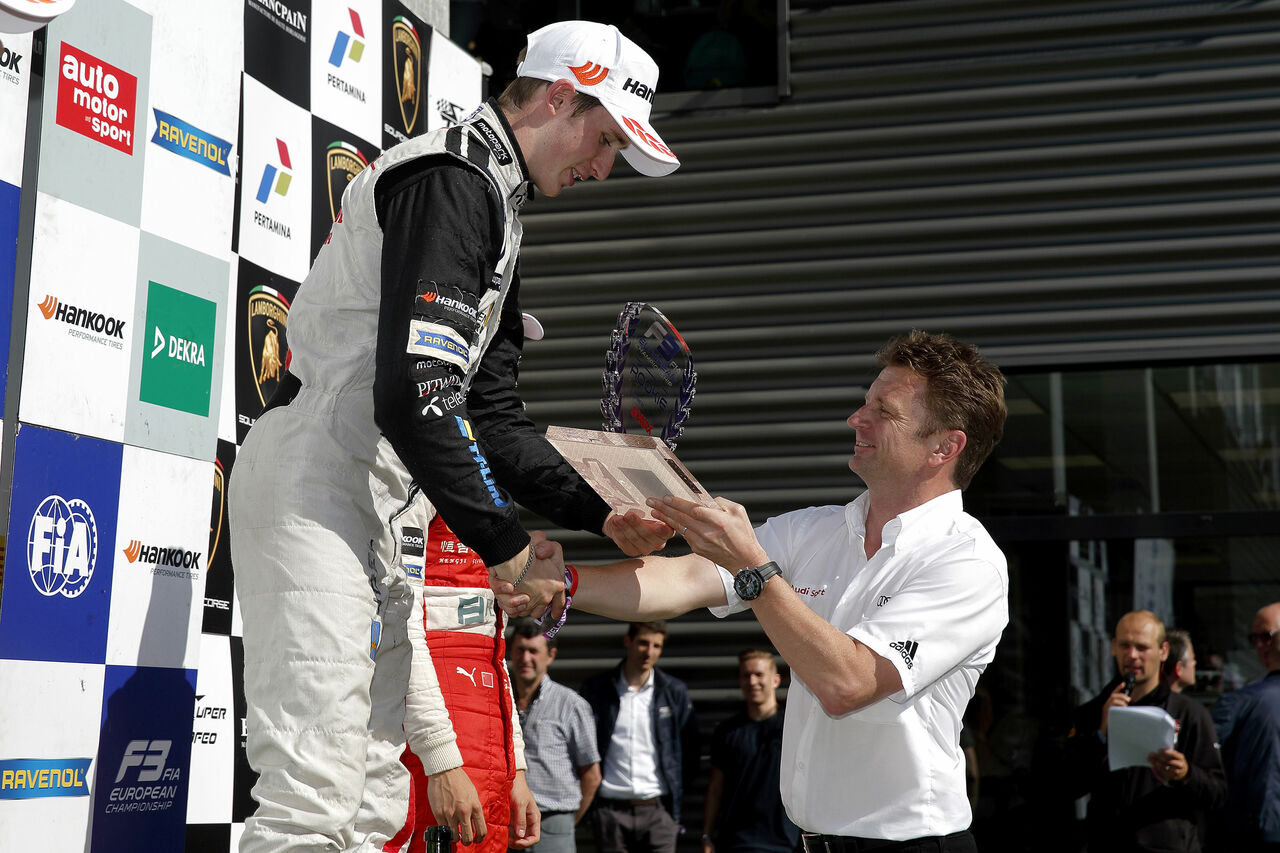 McNish presents Formula 3 trophies | Audi MediaCenter
