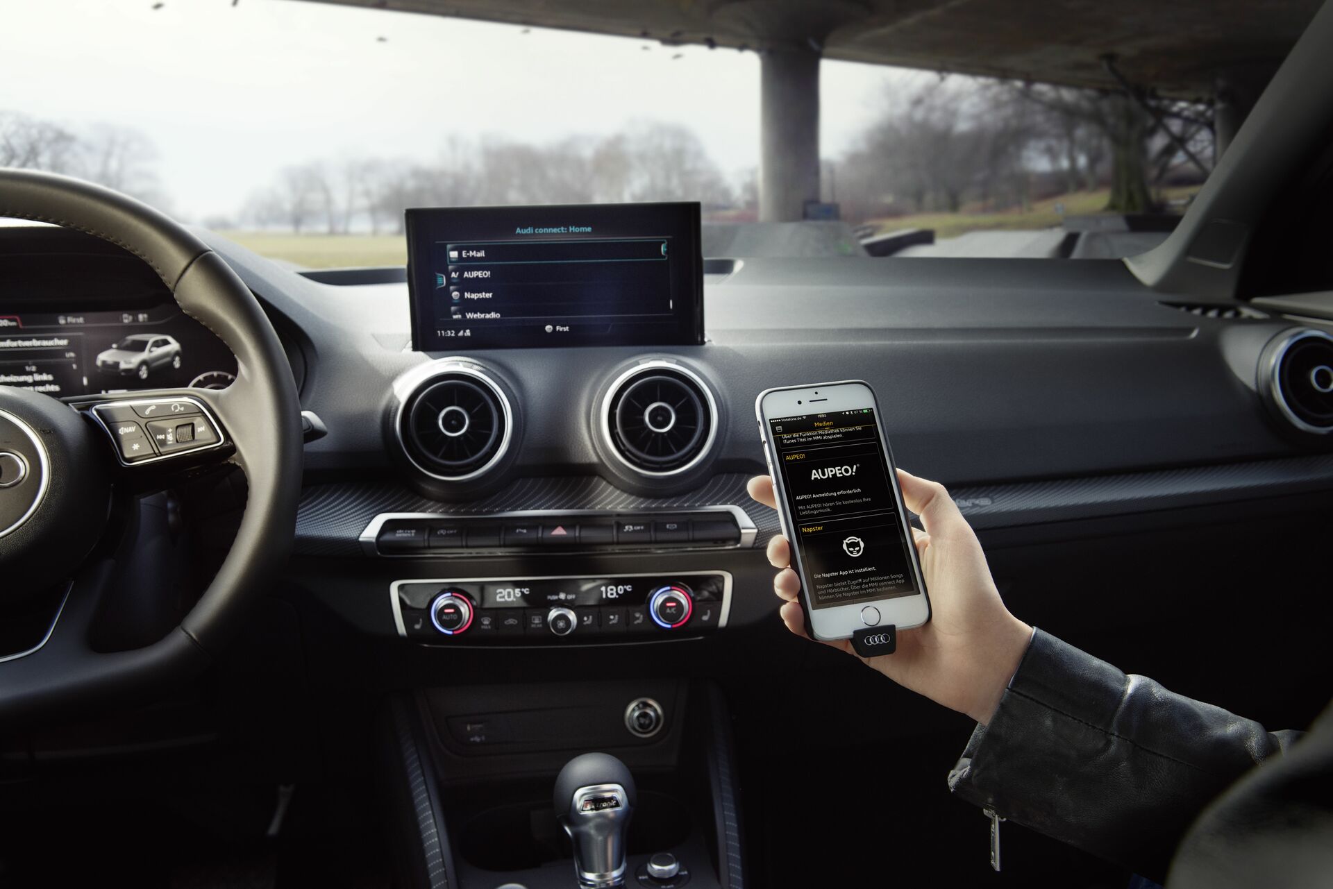 User operation, Displays and Infotainment | Audi MediaCenter
