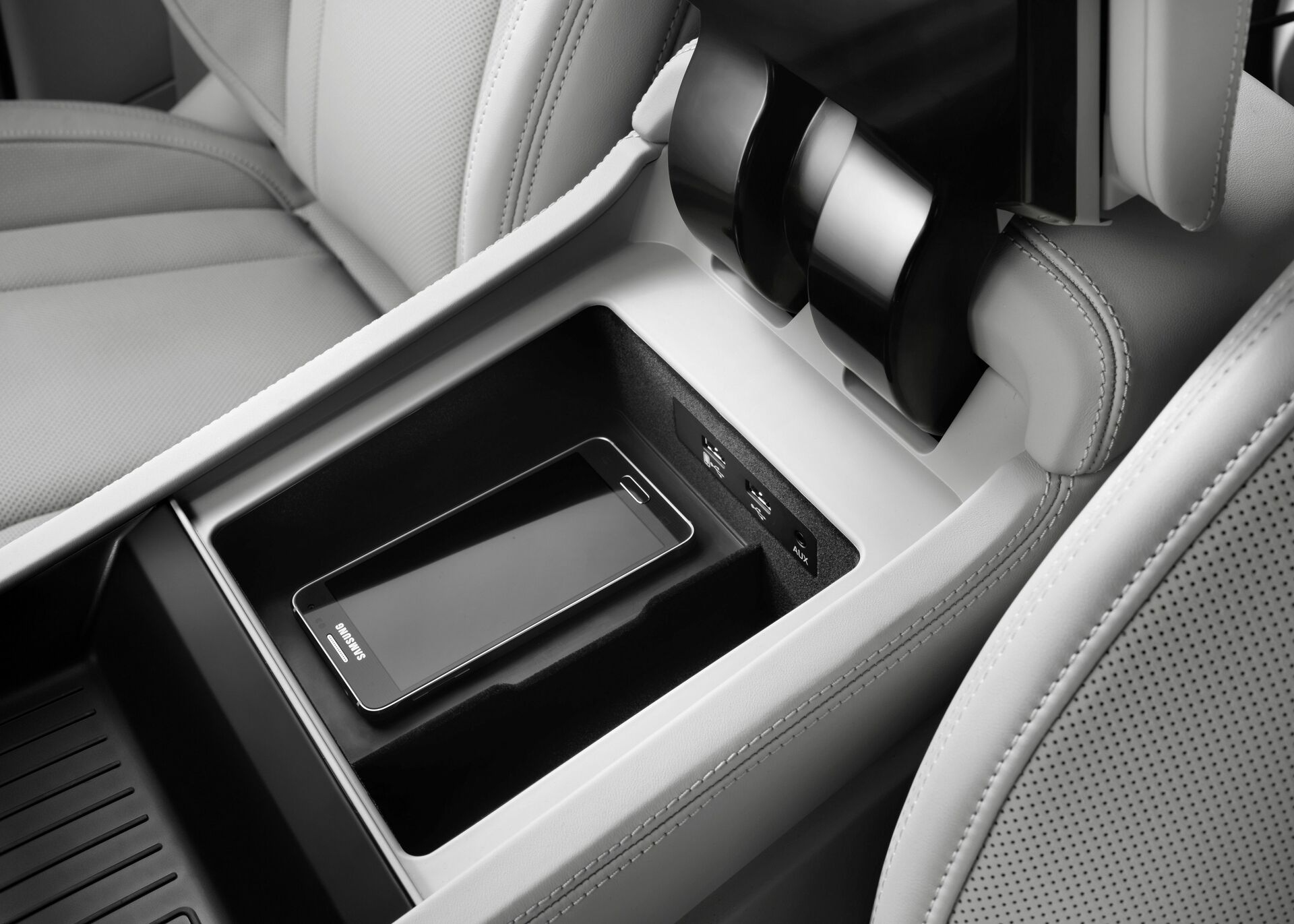 User operation, Displays and Infotainment | Audi MediaCenter