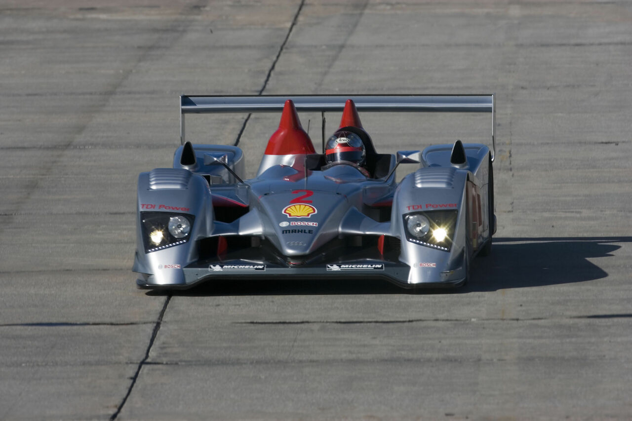 Audi R10 shows potential for first time | Audi MediaCenter