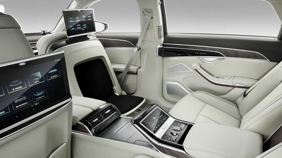 User operation, Displays and Infotainment | Audi MediaCenter