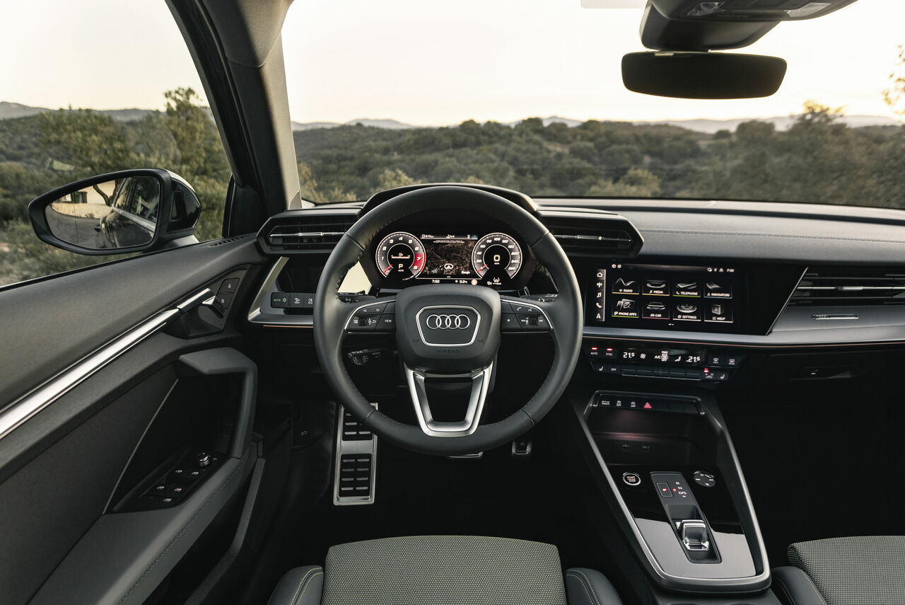 Controls and Displays | Audi MediaCenter