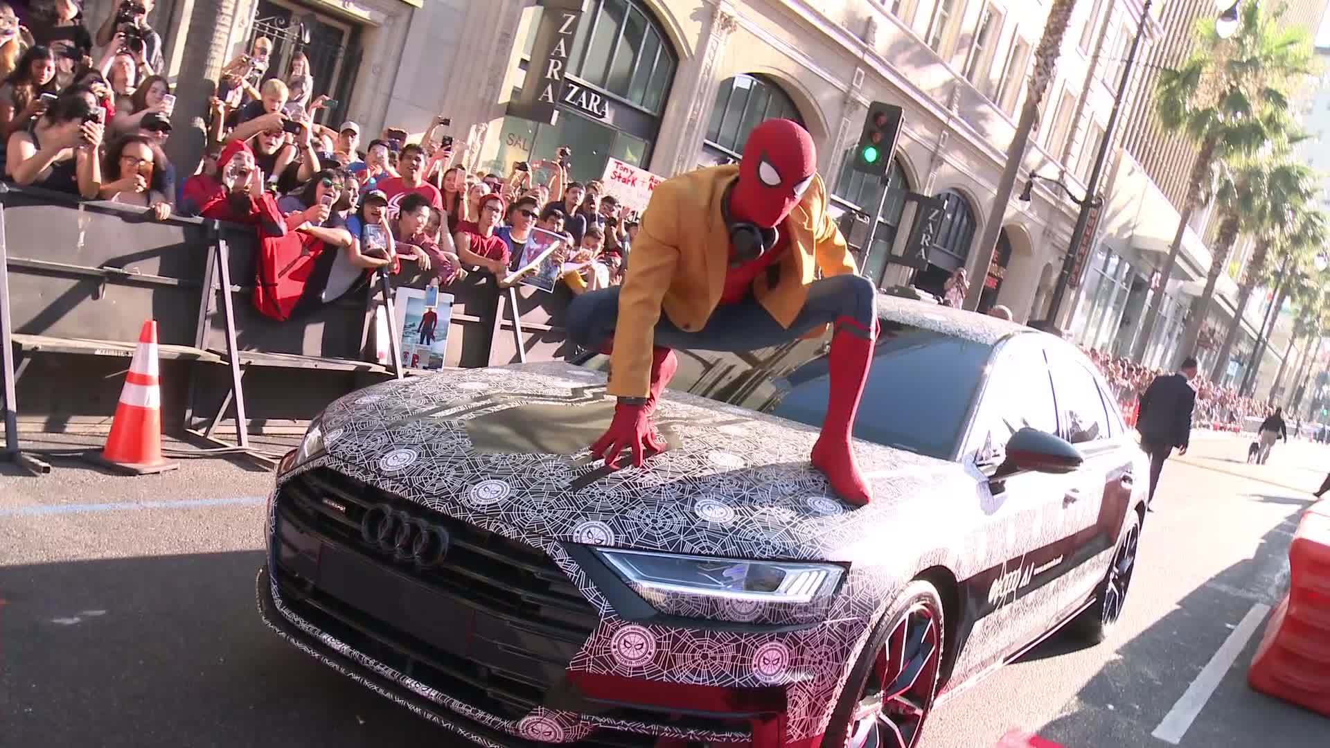 Audi A8 bei Weltpremiere von „Spider-Man: Homecoming“ - Footage | Video ...