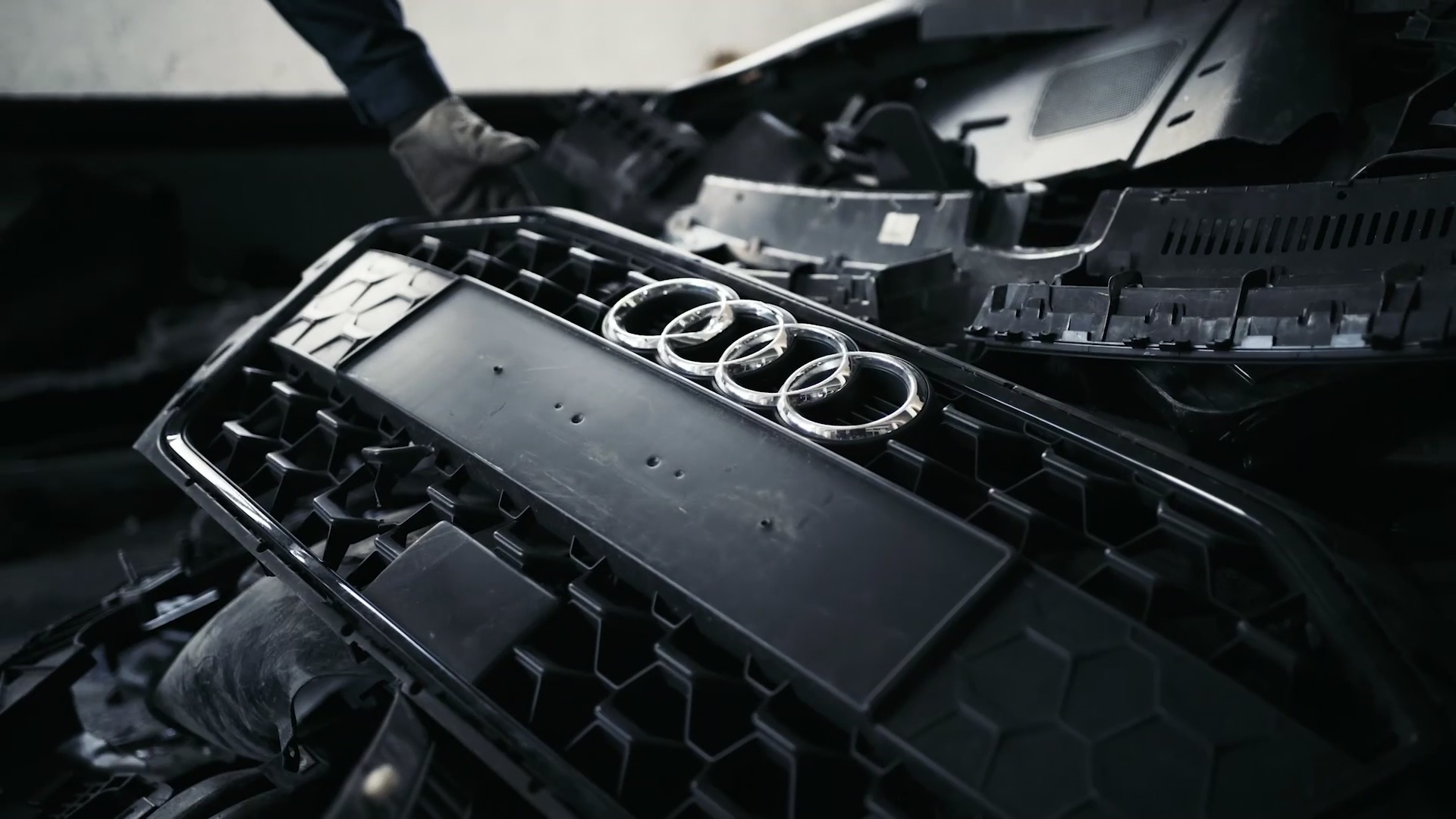 Plastic Closed Loop | Video | Audi MediaCenter