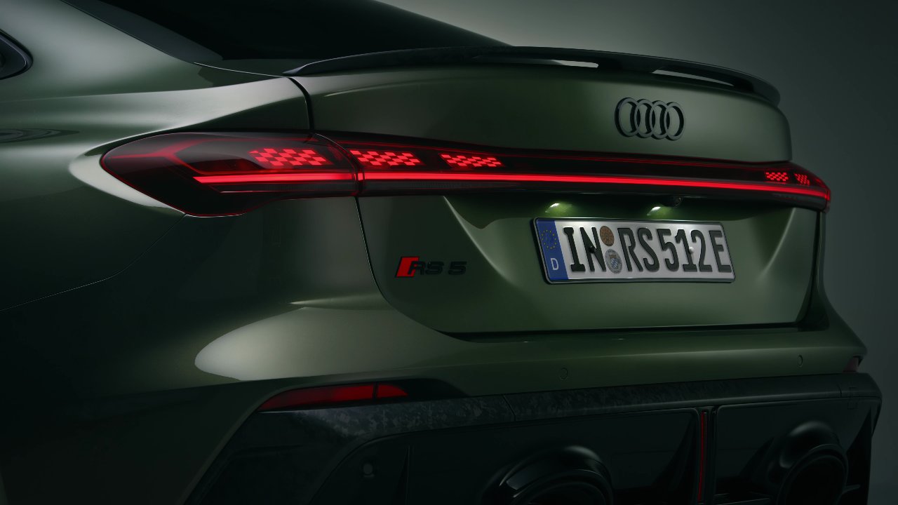 Audi RS 5 Sedan – Trailer (Studio) | Video | Audi MediaCenter